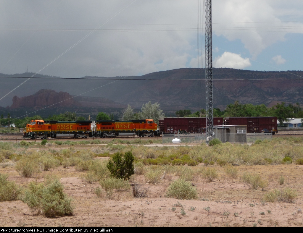 BNSF 532, 535 West